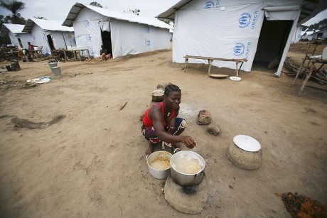 Ivorian Refugee Cooks Meal Bahn Refugee Editorial Stock Photo - Stock ...
