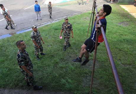 51 Army physical fitness test Stock Pictures, Editorial Images and ...