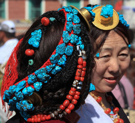 Tibetan Women Khampa Community Wear Traditional Editorial Stock Photo ...