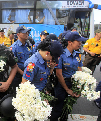 Filipino Police Officer Mourns During Memorial Editorial Stock Photo ...