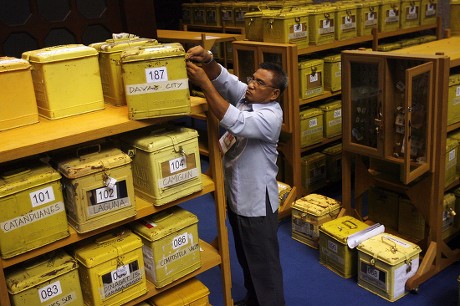Filipino Staff Member National Board Canvassers Editorial Stock Photo ...