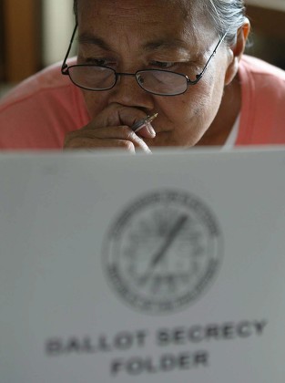 Filipino Voter Cast Her Vote Lubao Editorial Stock Photo - Stock Image ...