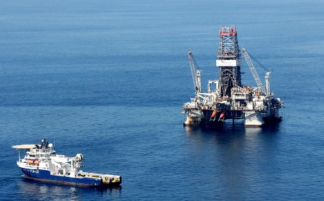 Transocean Ship Discovery Enterprise Sits Gulf Editorial Stock Photo ...