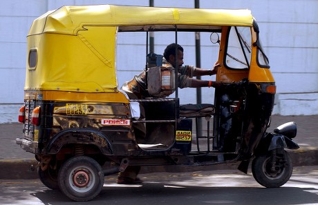 Indian Auto Rickshaw Driver Pushing His Editorial Stock Photo - Stock ...