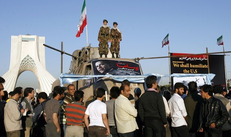 Iranians Gathered Around Wreckage Captured Us Editorial Stock Photo ...