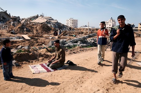 Palestinian Man Kneels Prayer On 22 Editorial Stock Photo - Stock Image ...