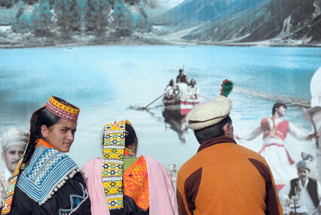 Kalash Girl Traditional Constume Looks Photogrpaher Editorial Stock ...