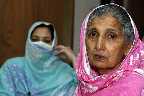 Saima Shahid L Wife Shahid Hussain Editorial Stock Photo - Stock Image ...