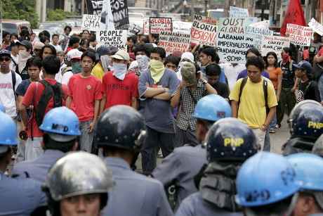 Anti Riot Police Block Filipino Protesters Editorial Stock Photo ...