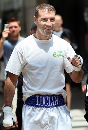 __COUNT__ imágenes de Romania Boxing - Jul 2011 - Imágenes de stock ...
