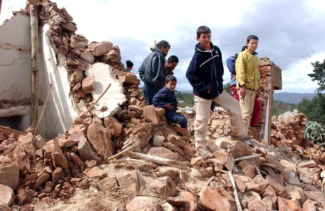 Locals View Rubble After Earthquake Destroyed Editorial Stock Photo ...
