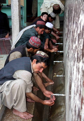 Pakistani Muslims Do Their Ritual Washing Editorial Stock Photo - Stock ...