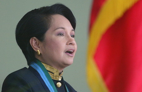 Philippine President Gloria Macapagal Arroyo Deliver Editorial Stock ...