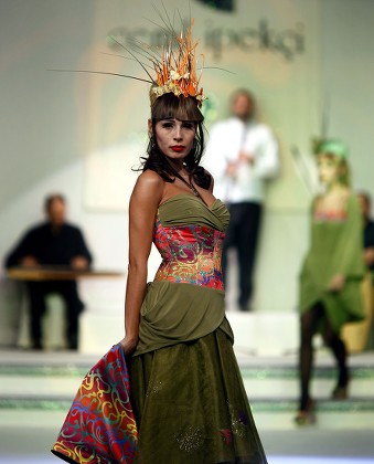 Turkish Model Sema Simsek Takes Catwalk Editorial Stock Photo - Stock ...