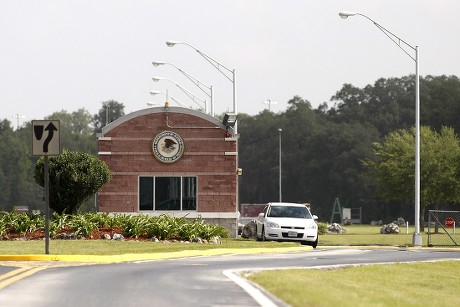 View Front Gates Coleman Federal Correctional Editorial Stock Photo ...