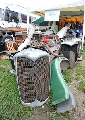 500 Autojumble Stock Pictures, Editorial Images and Stock Photos ...