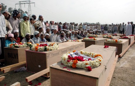 Mourners Pray Mass Burial Unidentified Unclaimed Editorial Stock Photo ...