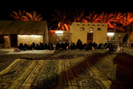 Women United Arab Emirates Weave Traditional Editorial Stock Photo ...