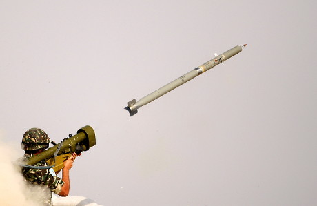 10 Man portable rocket launcher Stock Pictures, Editorial Images and ...
