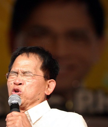 Filipino Lookalikes Philippine President Gloria Macapagalarroyo ...
