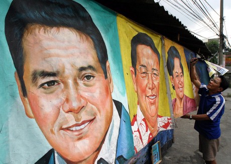 Filipino Lookalikes Philippine President Gloria Macapagalarroyo ...