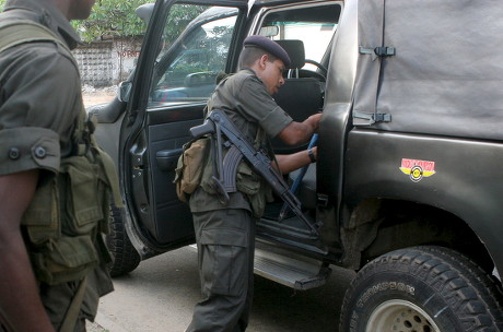 Sri Lankan Security Forces Check Vehicles Editorial Stock Photo - Stock ...