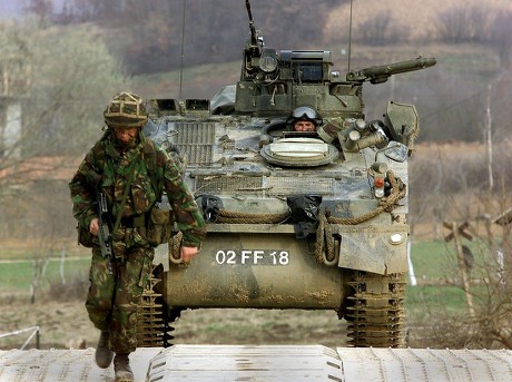 Luzanne Kosovo Yugoslavia British Kfor Soldier Editorial Stock Photo ...
