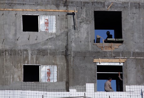 Palestinian Construction Workers Large Apartment Building Editorial ...