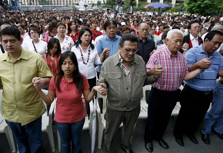 Filipino Students Shout Slogans Denouncing President Editorial Stock ...