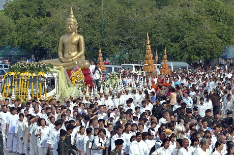 Procession Carrying Luang Phor Sothorn Buddha Editorial Stock Photo ...