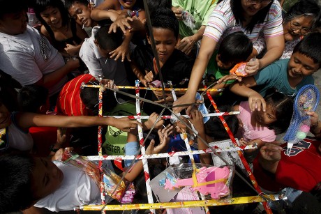 Filipino Children Reach Gifts Fun Game Editorial Stock Photo - Stock ...