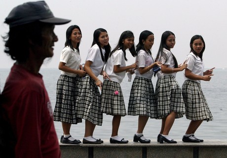 Filipino Students Strut Papaya Dance Famous Editorial Stock Photo ...