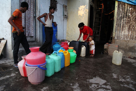 Indian Slum Dwellers Living Near Railway Editorial Stock Photo - Stock ...