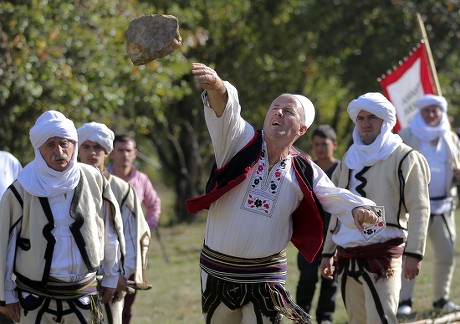 Kosovar Albanians Traditional Costumes Perform Old Editorial Stock ...