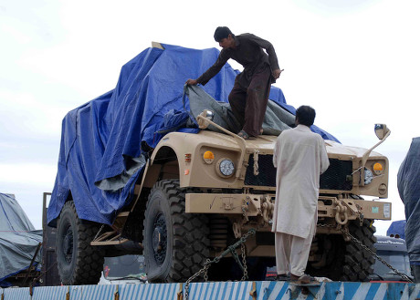 Pakistani Men Inspect Load On Truck Editorial Stock Photo - Stock Image ...