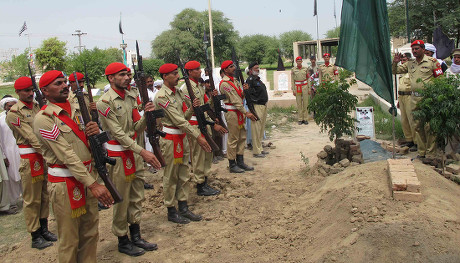 Pakistani Soldiers Present Arms During Funeral Editorial Stock Photo ...