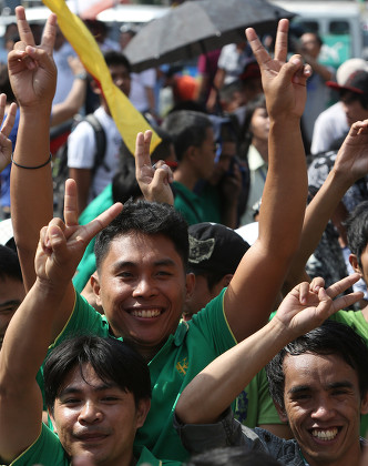 Filipinos Supporting Framework Peace Agreement Flash Editorial Stock ...