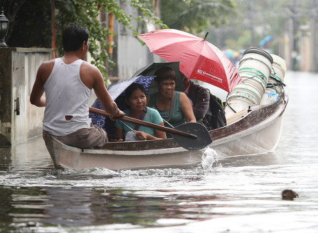 Filipinos Ride Boat Through Floodwaters Boundary Editorial Stock Photo ...