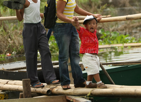 Filipino Residents Cross On Makeshift Bridge Editorial Stock Photo ...