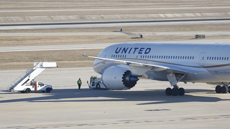 United Airlines Boeing 787 Dreamliner Sits Editorial Stock Photo ...