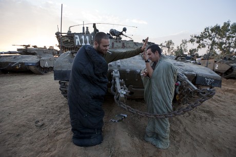 Israeli Soldiers Smoking First Light They Editorial Stock Photo - Stock ...