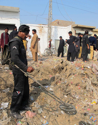 Pakistan Bomb Blast - Nov 2012 Stock Pictures, Editorial Images and ...