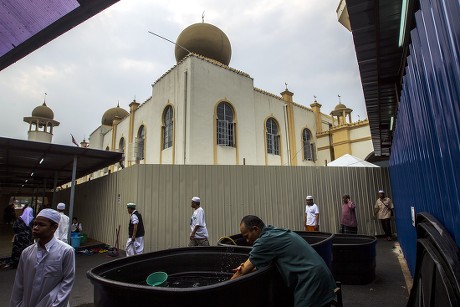 Muslims Prepares Prayer During Ramadan Month Editorial Stock Photo ...