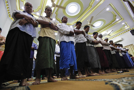 Myanmar Muslims Pray During Afternoon Prayer Editorial Stock Photo ...