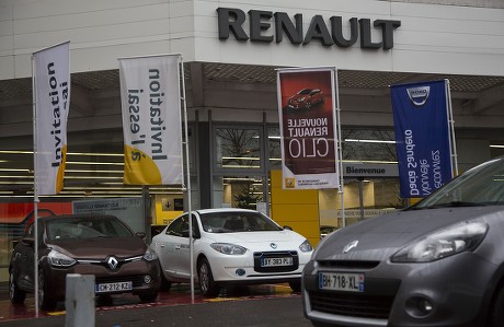 Cars By French Automobile Manufacturer Renault Editorial Stock Photo ...