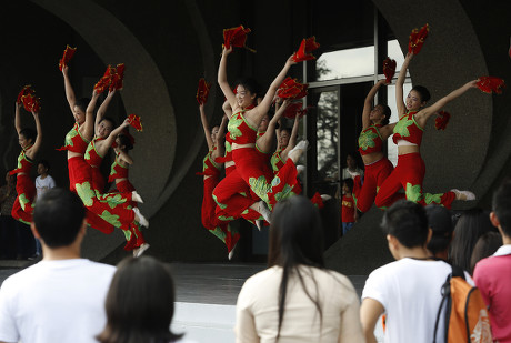Dancers Filipinochinese School Perform Han Dance Editorial Stock Photo ...