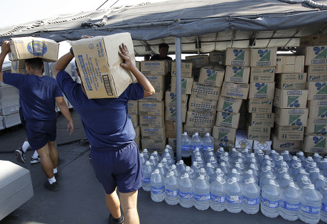Philippine Navy Personnel Carry Boxes Relief Editorial Stock Photo ...