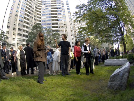 People View New Toronto Public Space Editorial Stock Photo - Stock ...