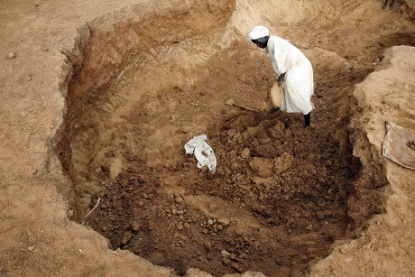 Darfur Refugee Collects Mud Make Bricks Editorial Stock Photo - Stock ...