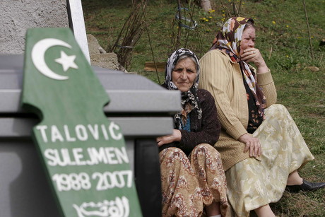 Bosnian Pople Carry Coffin Sulejman Talovic Editorial Stock Photo ...